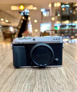 FUJIFILM X-T100 SILVER BODY, Photography, Cameras on Carousell