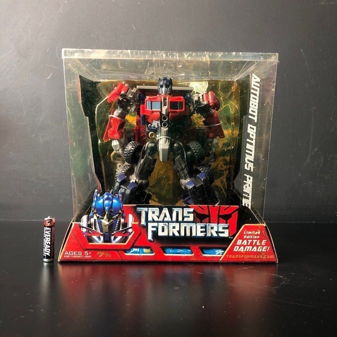 Hasbro Limited Edition Transformers Movie Voyager Class Battle Damage Optimus Prime Autobot ...