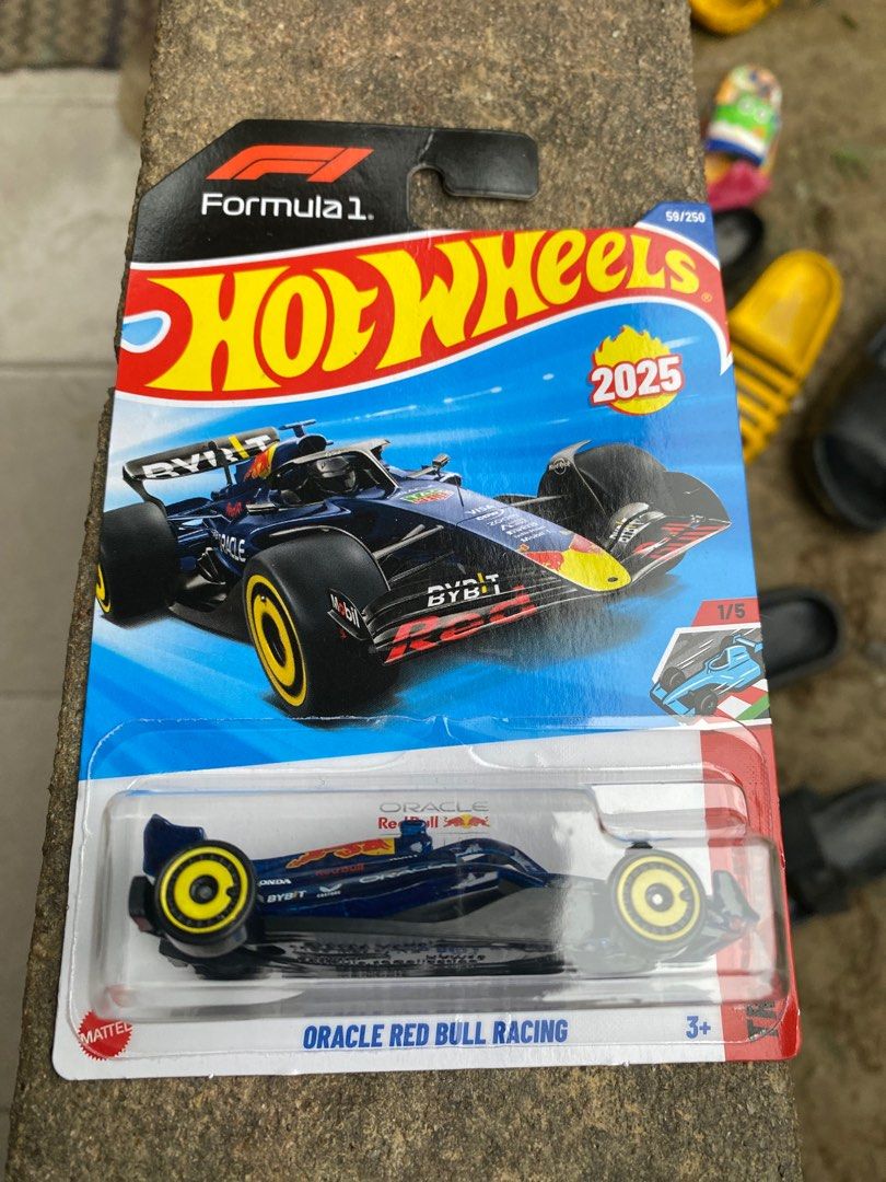 Hotwheels formula one f1 red bull, Hobbies & Toys, Toys & Games on ...