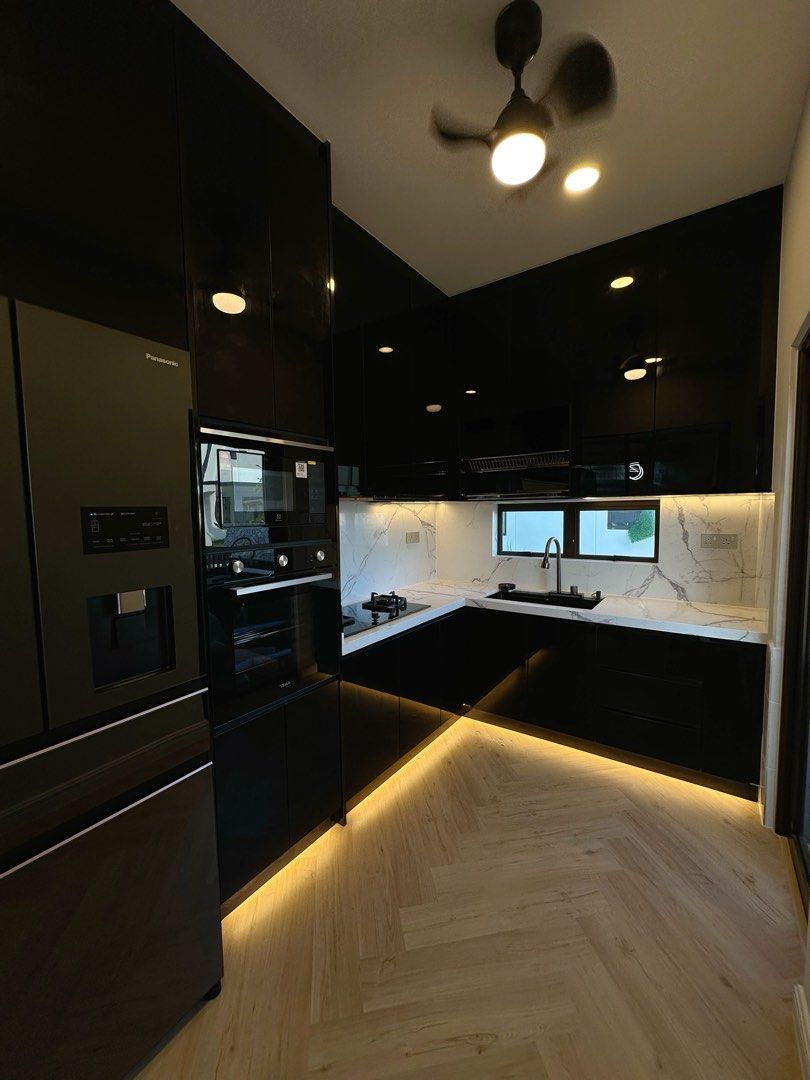 Kitchen cabinet, Furniture & Home Living, Bathroom & Kitchen Fixtures on Carousell