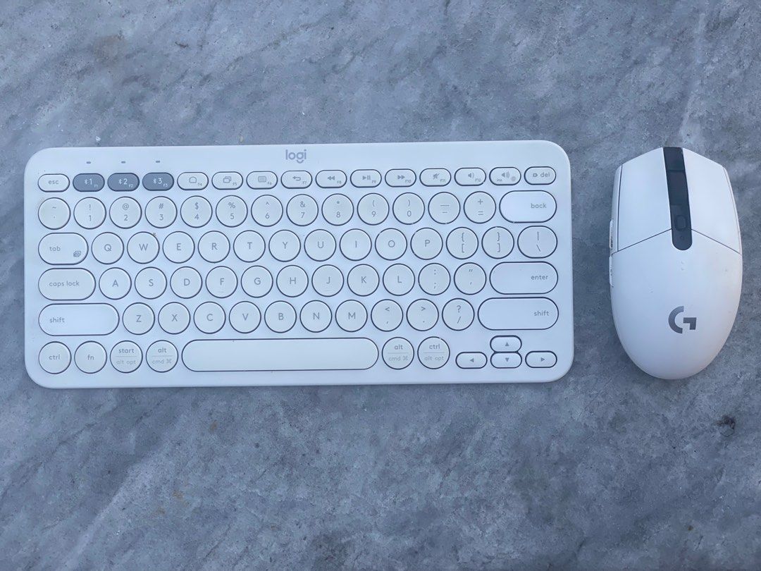 Logi White Wireless Keyboad + Mouse, Computers & Tech, Parts ...