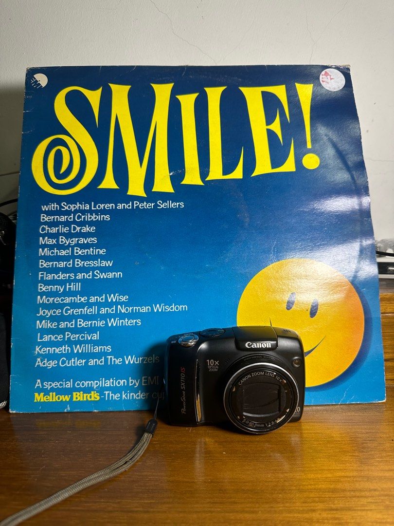 LP SMILE WITH SOPHIA LOREN PETER SELLERS BENNY HILL 1979, Audio ...