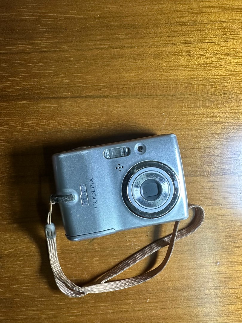 NIKON COOLPIX L11 CCD CAMERA, Photography, Cameras on Carousell