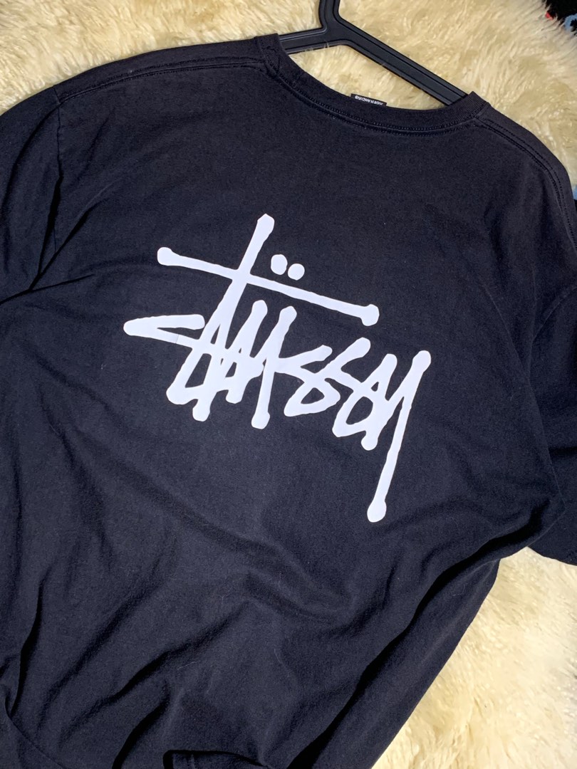 Stussy signature, Men's Fashion, Activewear on Carousell