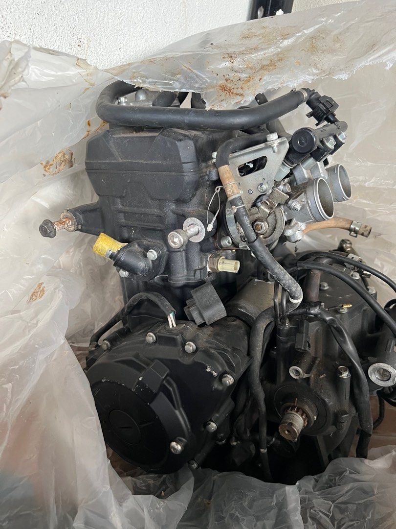 Yamaha r25 engine, Motorbikes on Carousell