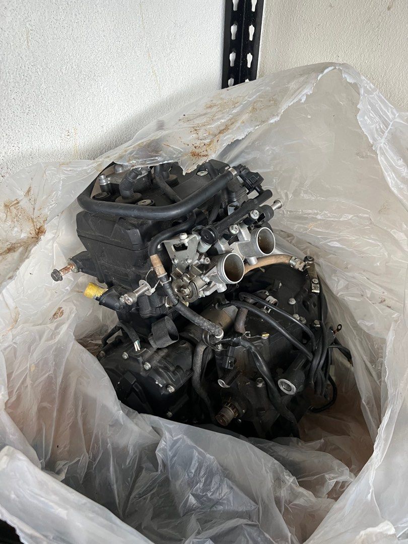 Yamaha r25 engine, Motorbikes on Carousell