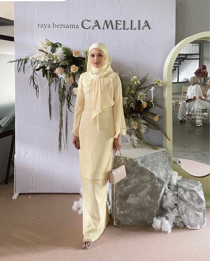 Baju tunang/Convo/Event Soft Yellow Camellia Empire , Women's Fashion ...
