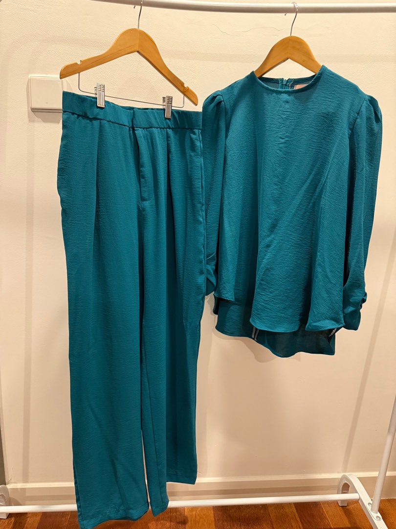 Dewi Diary Kylie set in teal blue, Women's Fashion, Dresses & Sets ...
