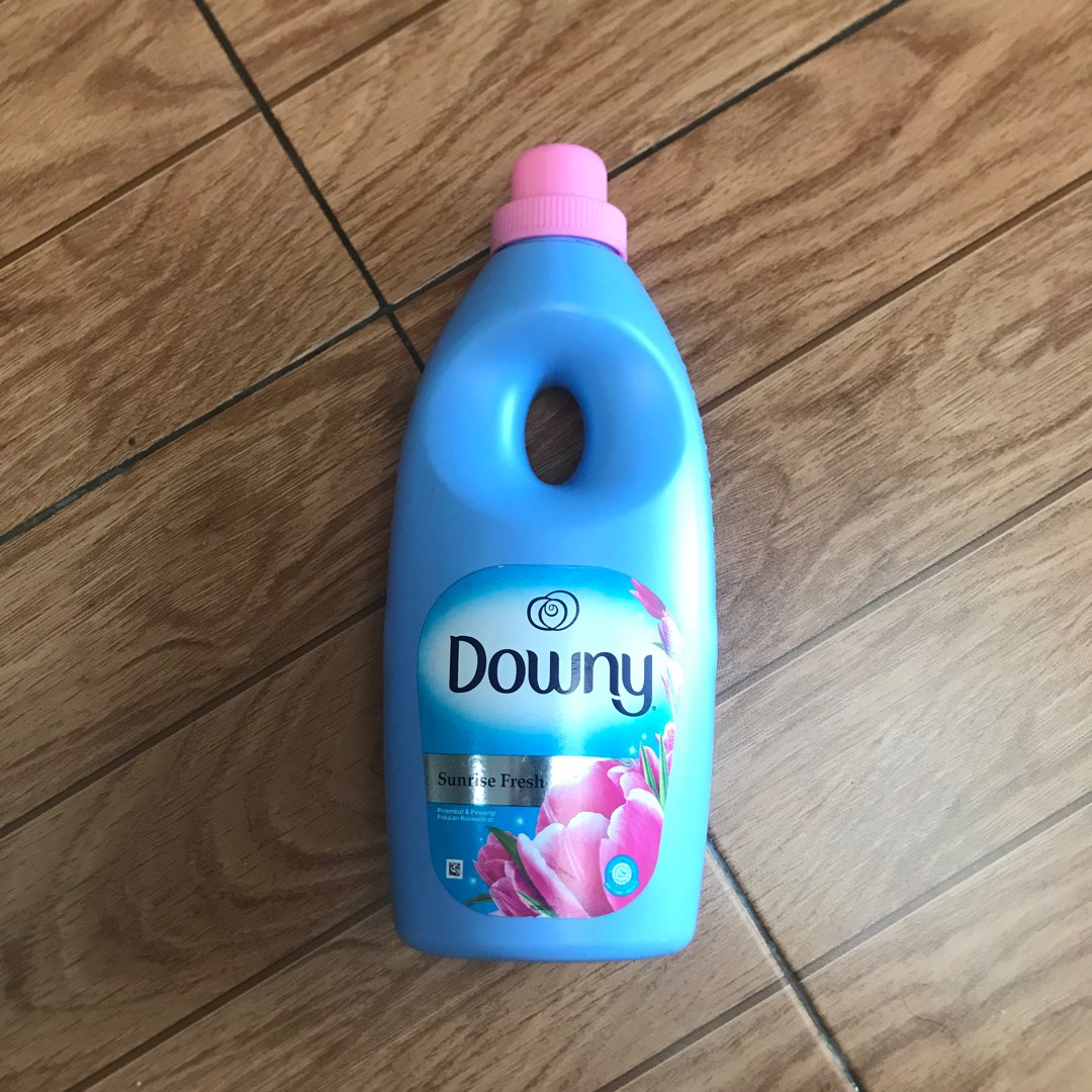 Downy Sunrise Fresh Botol 900ml, Barang Yang Dicari di Carousell