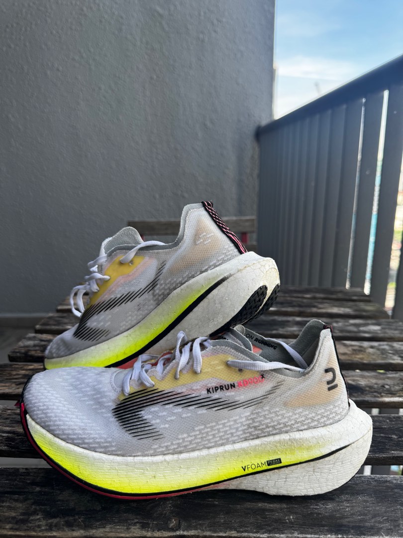 Carbon plate Kiprun KD900x, Men's Fashion, Footwear, Casual shoes on ...