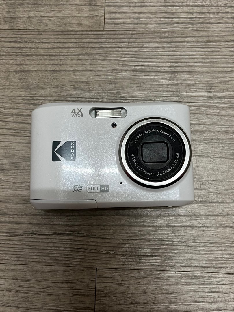 Kodak pixpro fz45 white digicam (box included), Photography, Cameras on ...