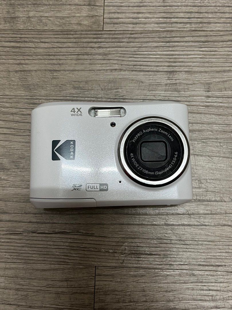 Kodak pixpro fz45 white digicam (box included), Photography, Cameras on ...