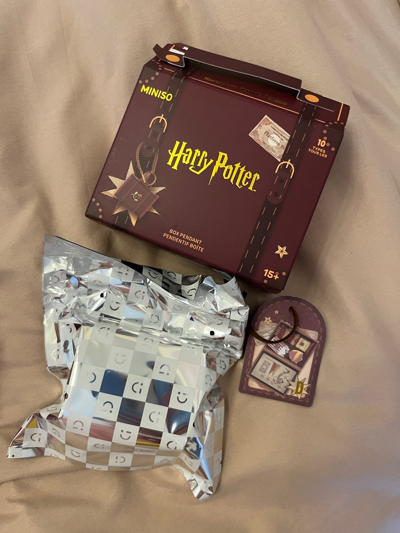 Miniso x Harry Potter suitcase blindbox (D Ron Weasley), Hobbies & Toys ...