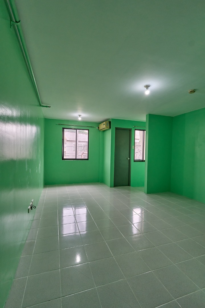 ONEMETROPOLITAN021XLR: For Rent Unfurnished Studio with Balcony in One ...