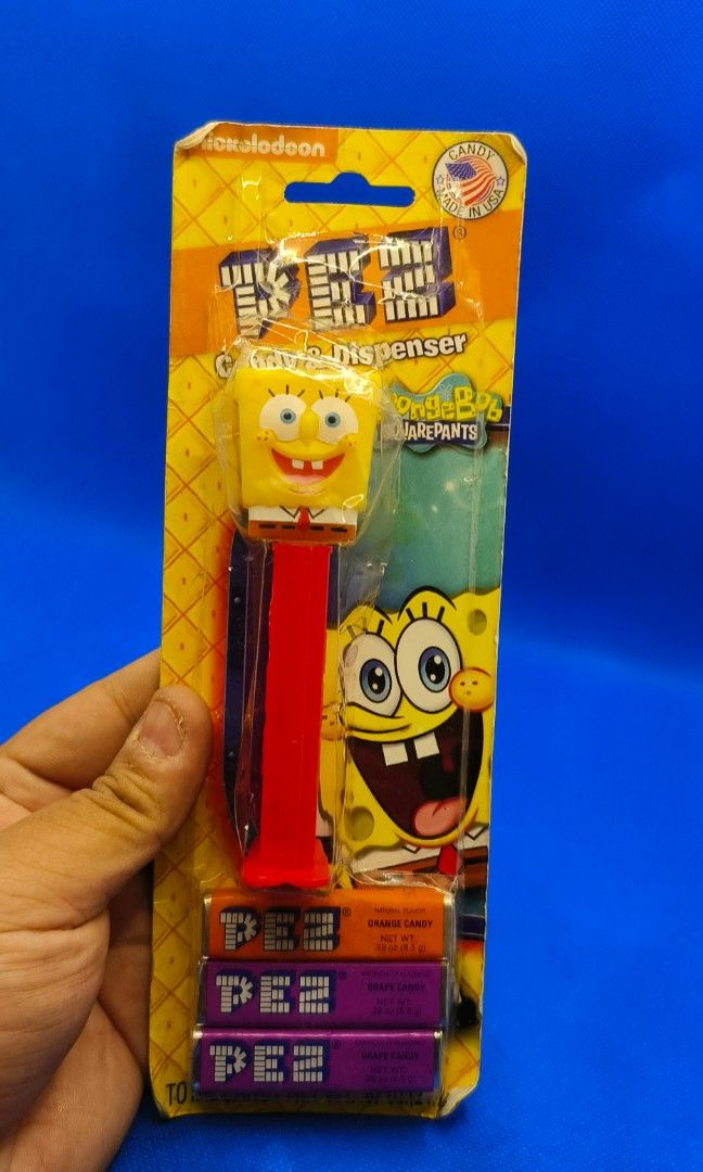 Pez figures with candy and card star wars, minions, SpongeBob, Phineas ...