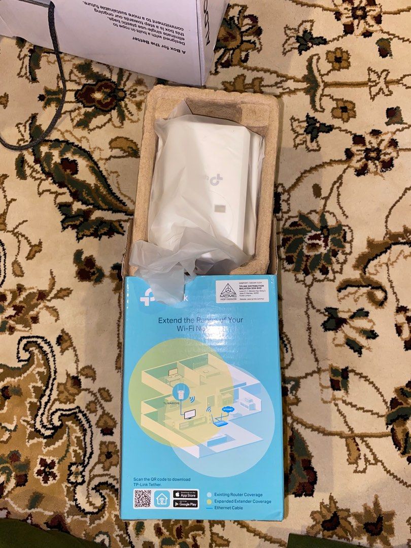 TP-Link Wi-Fi Range Extender with AC Socket Pass through, Computers ...