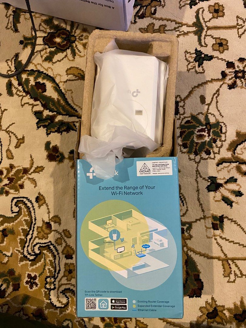 TP-Link Wi-Fi Range Extender with AC Socket Pass through, Computers ...