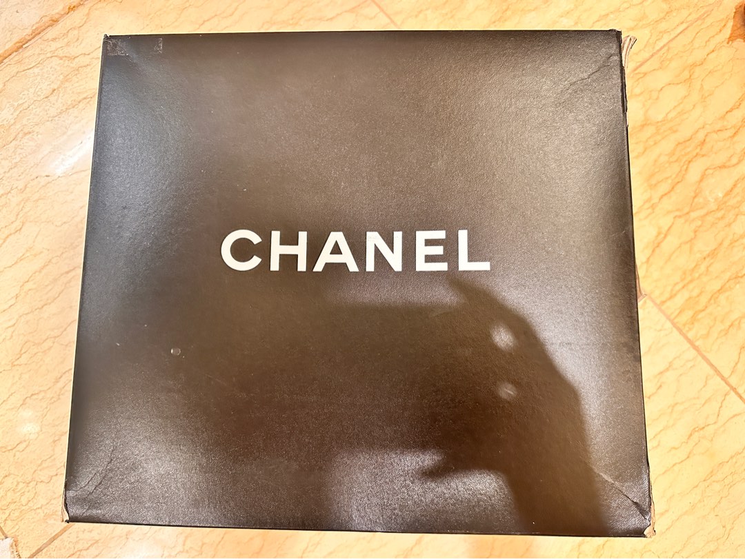 Vintage Chanel Box, Women's Fashion, Jewelry & Organizers, Accessory ...
