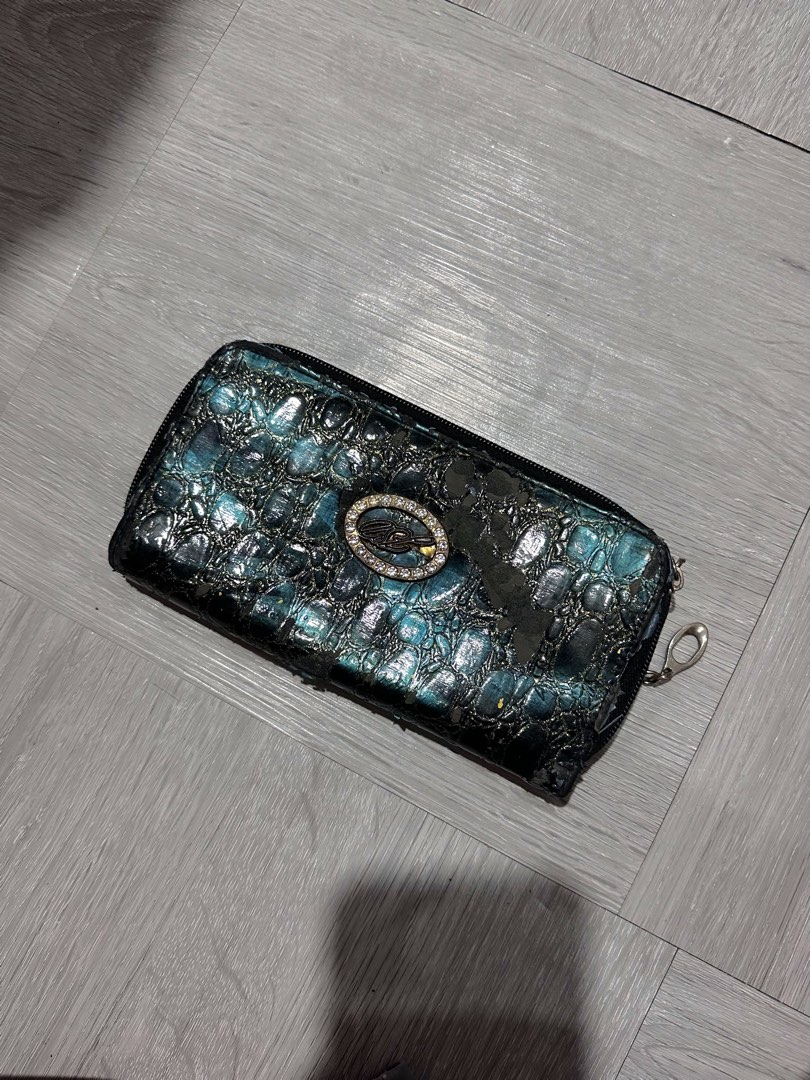 Wallet crocs snake, Women's Fashion, Bags & Wallets, Wallets & Card ...