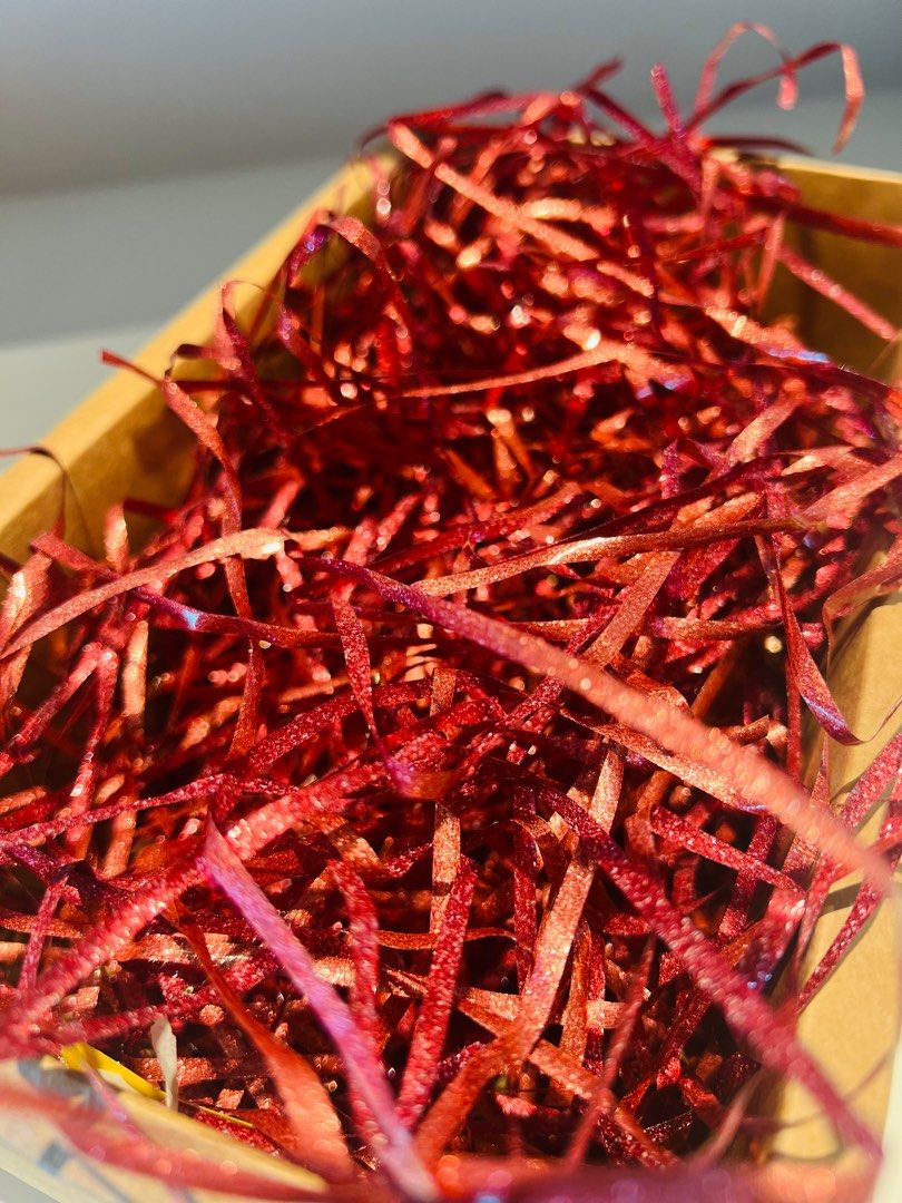 100g quality Christmas shredded paper/stuffing, Hobbies & Toys ...