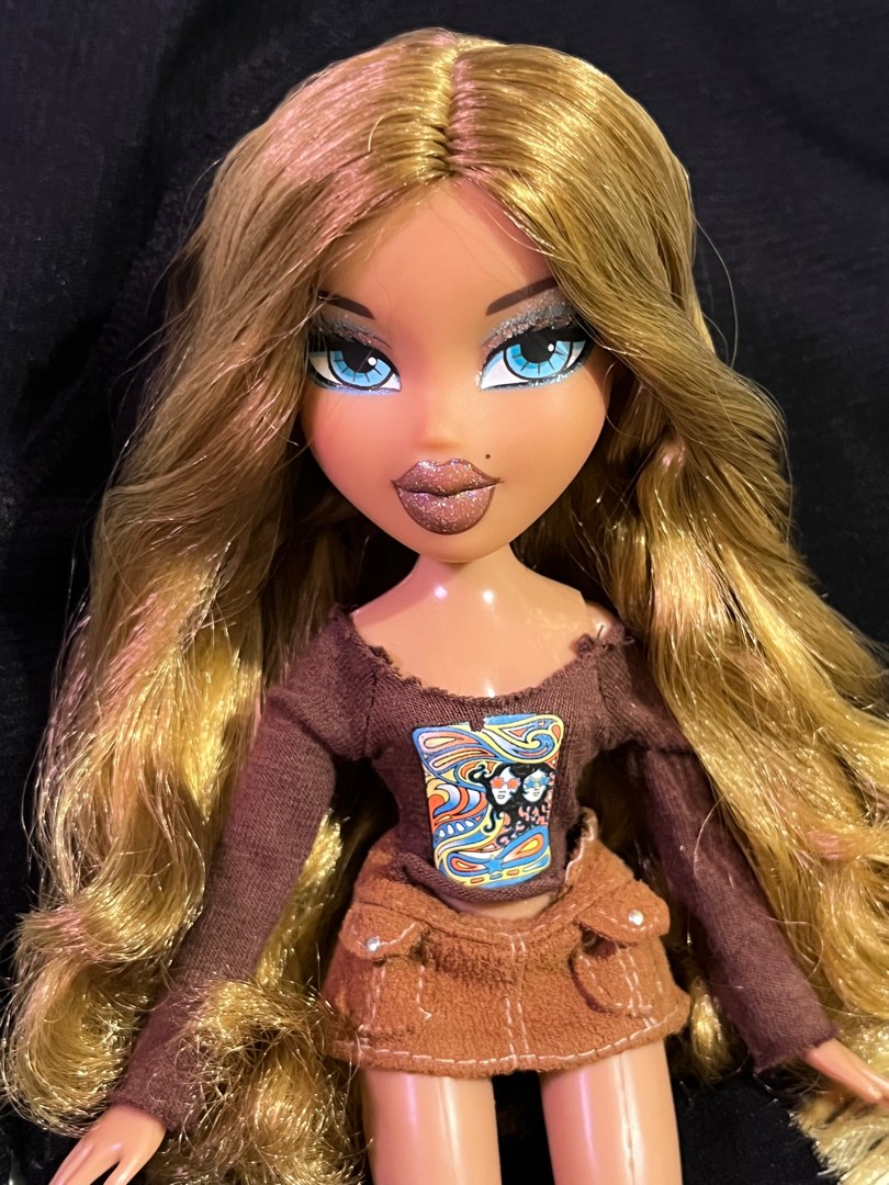 Bratz Flashback Fever Fiana, Hobbies & Toys, Toys & Games on Carousell