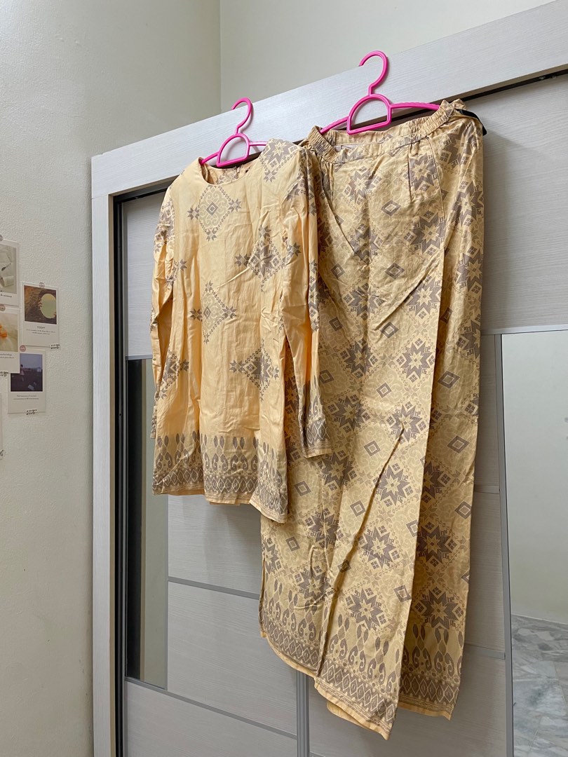 Butik Sireh Pinang Songket Kurung, Women's Fashion, Muslimah Fashion ...