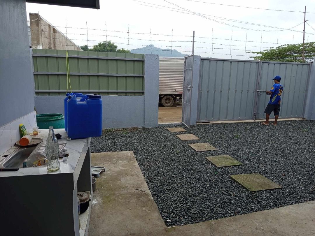 FL MINI BODEGA WITH PARKING SPACES IN TERESA RIZAL 12k, Property ...