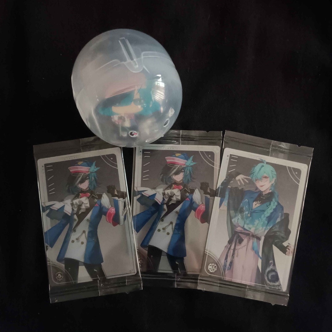 fragaria memories noir bouquet set, Hobbies & Toys, Toys & Games on ...