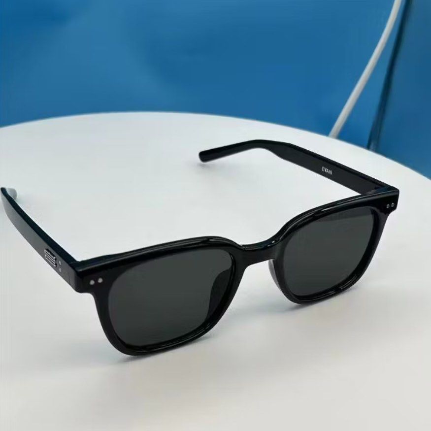 GENTLE MONSTER EVAN, Luxury, Accessories on Carousell