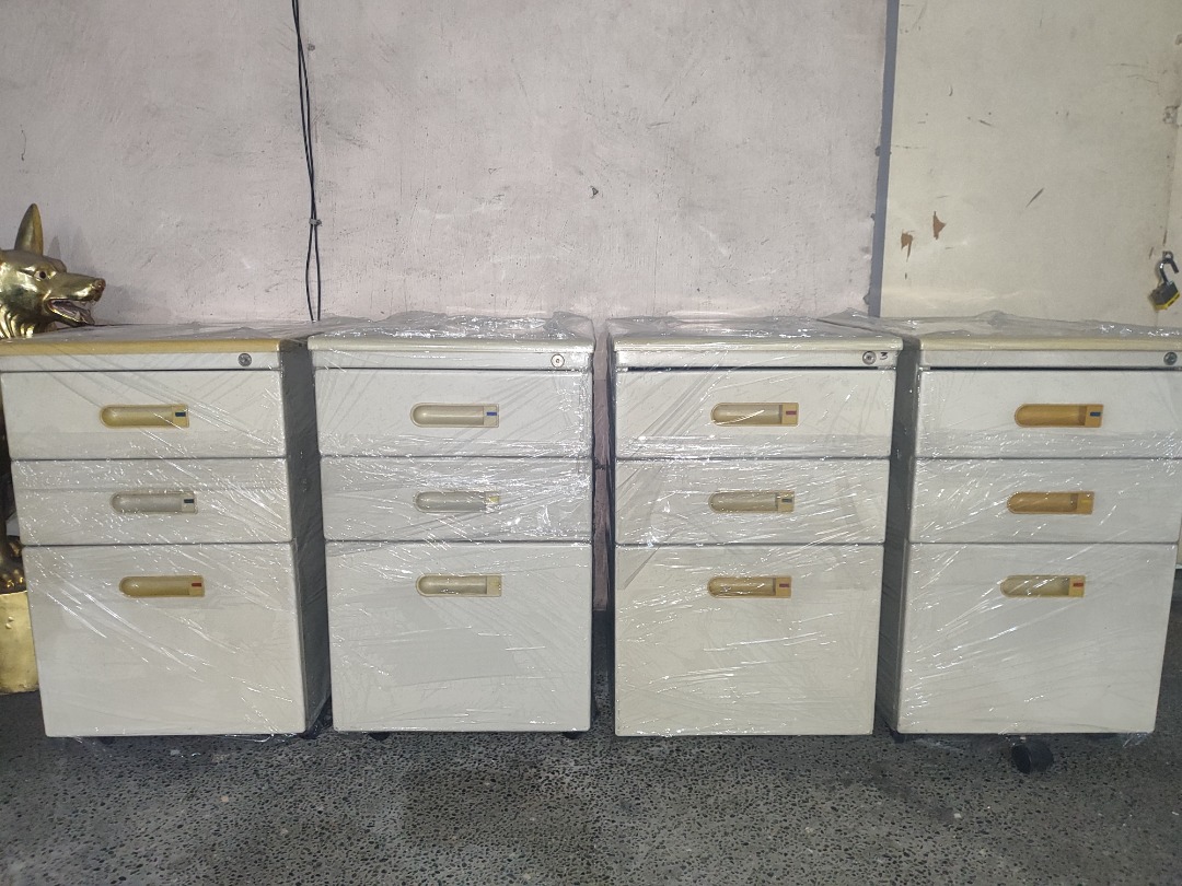 Mobile Pedestal Drawers with Keys, Furniture & Home Living, Office ...