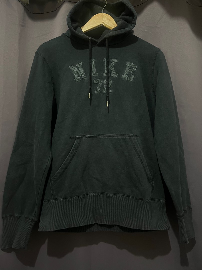 Nike embroid, Men's Fashion, Coats, Jackets and Outerwear on Carousell