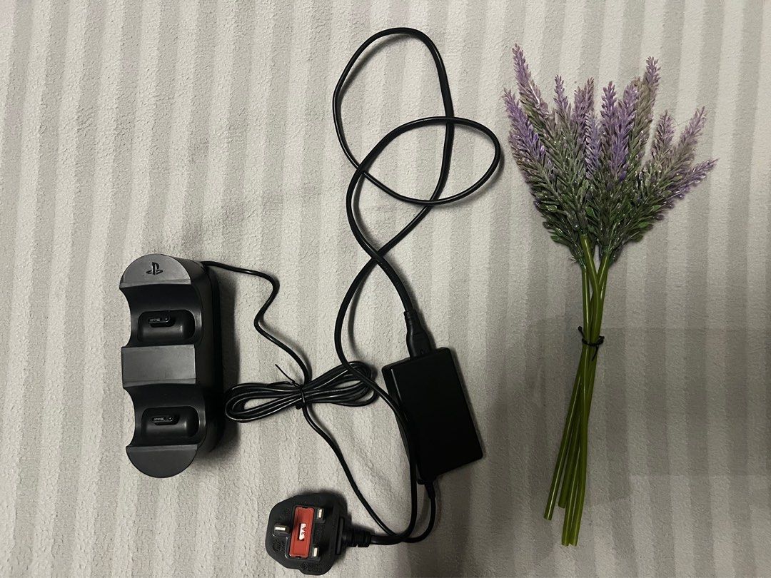 PS4 Charging Station Original MY Set, Video Gaming, Video Game Consoles ...