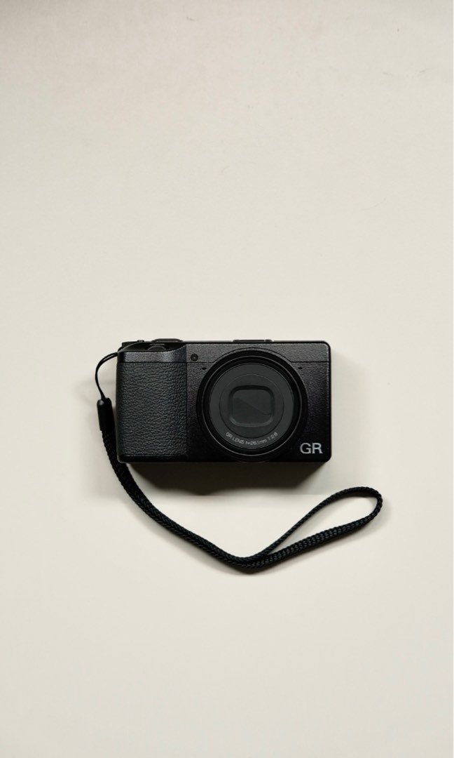 RICOH GR iiix (1K Shutter Count Only), Photography, Cameras on Carousell