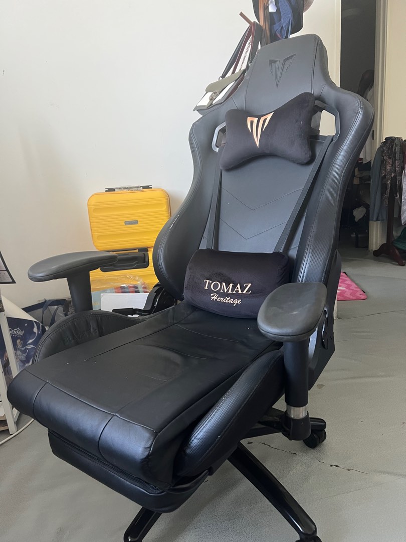 Tomaz Blaze X Pro Gaming Chair, Furniture & Home Living, Furniture ...
