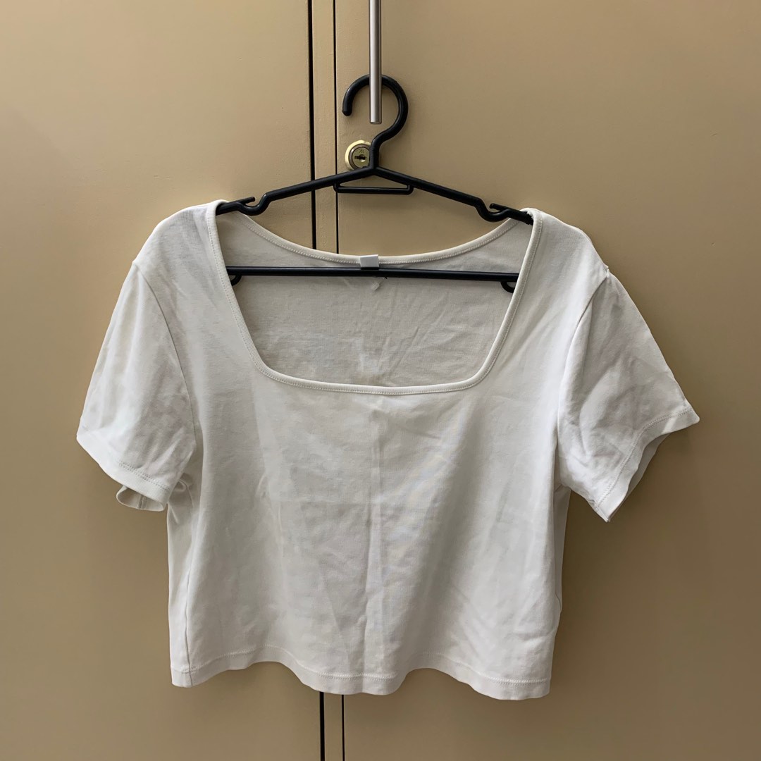 UNIQLO Basic Square Neck Crop Top, Women's Fashion, Tops, Shirts on ...
