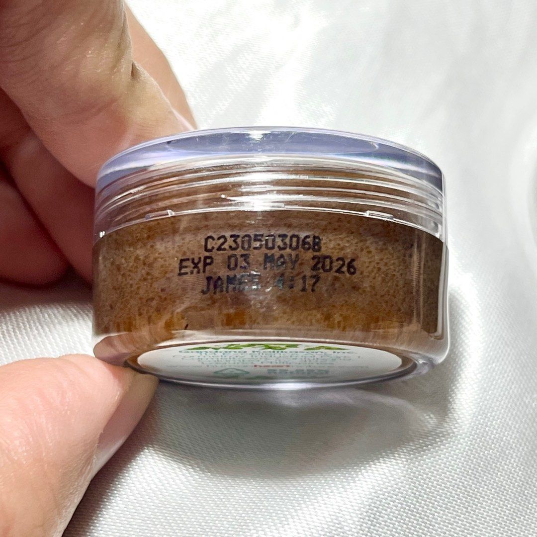 W/ FREEBIE! ELF Cosmetics Putty Primer - Authentic Poreless Matte ...