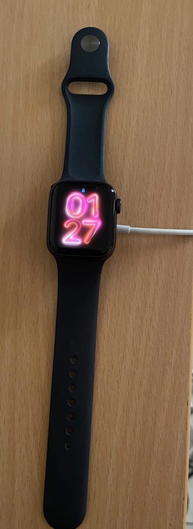 Apple watch Se - First Generation, Mobile Phones & Gadgets, Wearables ...