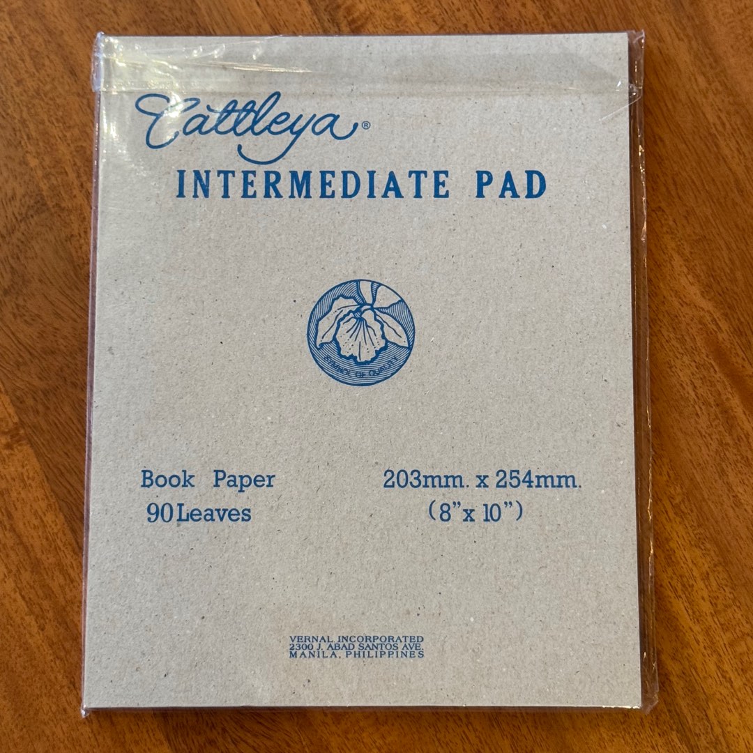 Cattleya Intermediate Pad - 90 leaves, Hobbies & Toys, Stationary ...