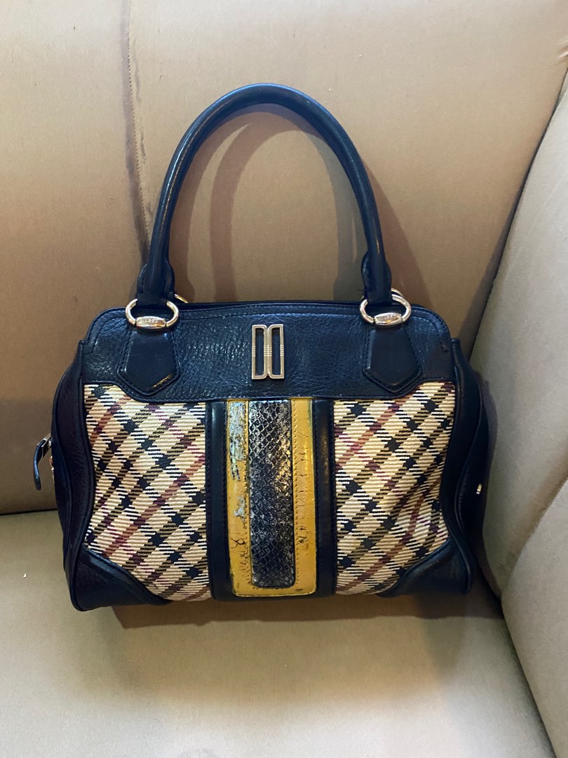 Daks Handbag, Luxury, Bags & Wallets on Carousell