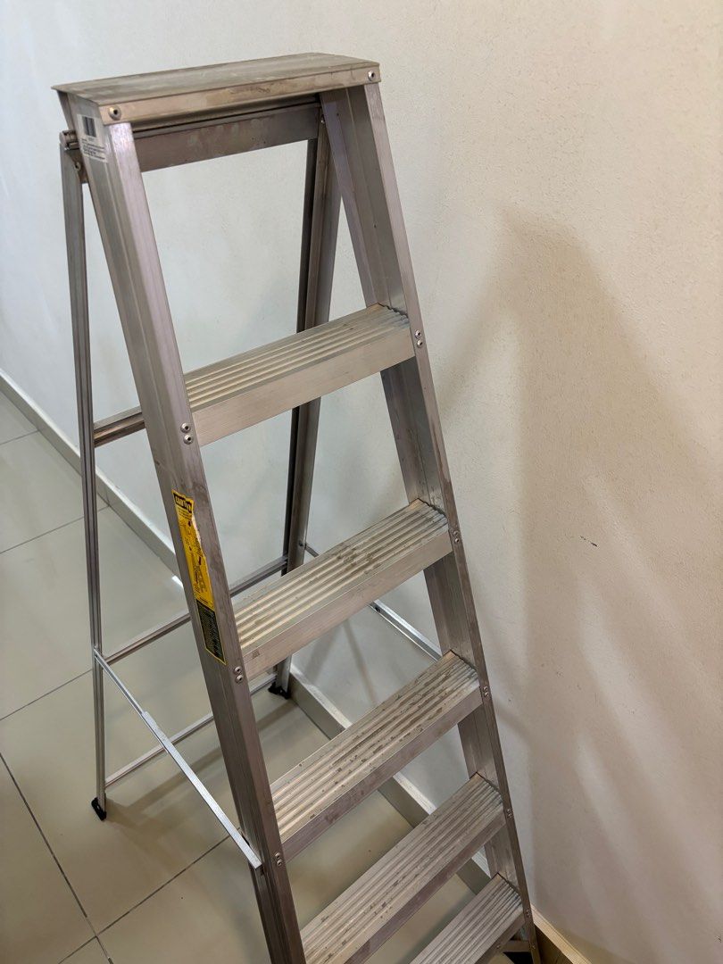Ladder - Aluminium 6 Steps Single Sided Ladder, Furniture & Home Living ...