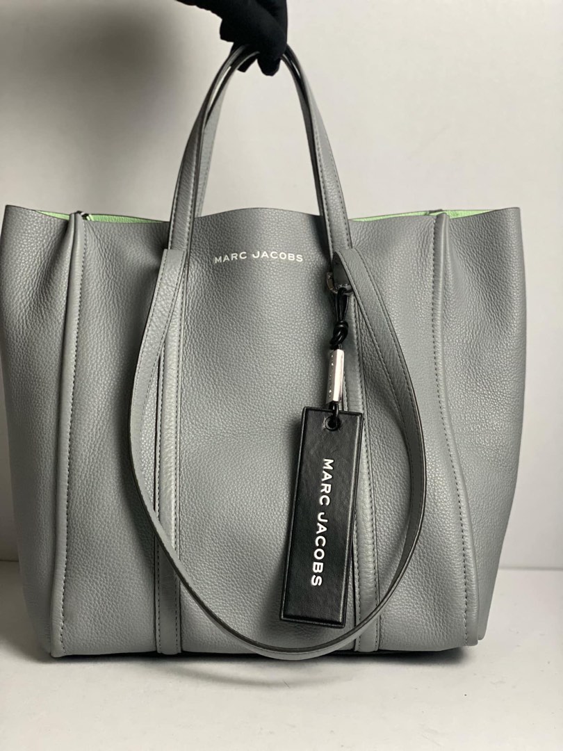 Marc jacobs the tag tote rock authentic, Luxury, Bags & Wallets on ...