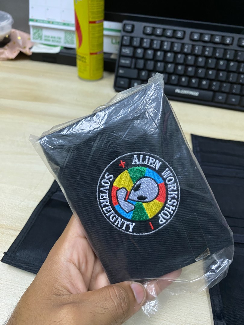 NOS Alien Workshop rare vintage trifold wallet, Men's Fashion, Bags ...