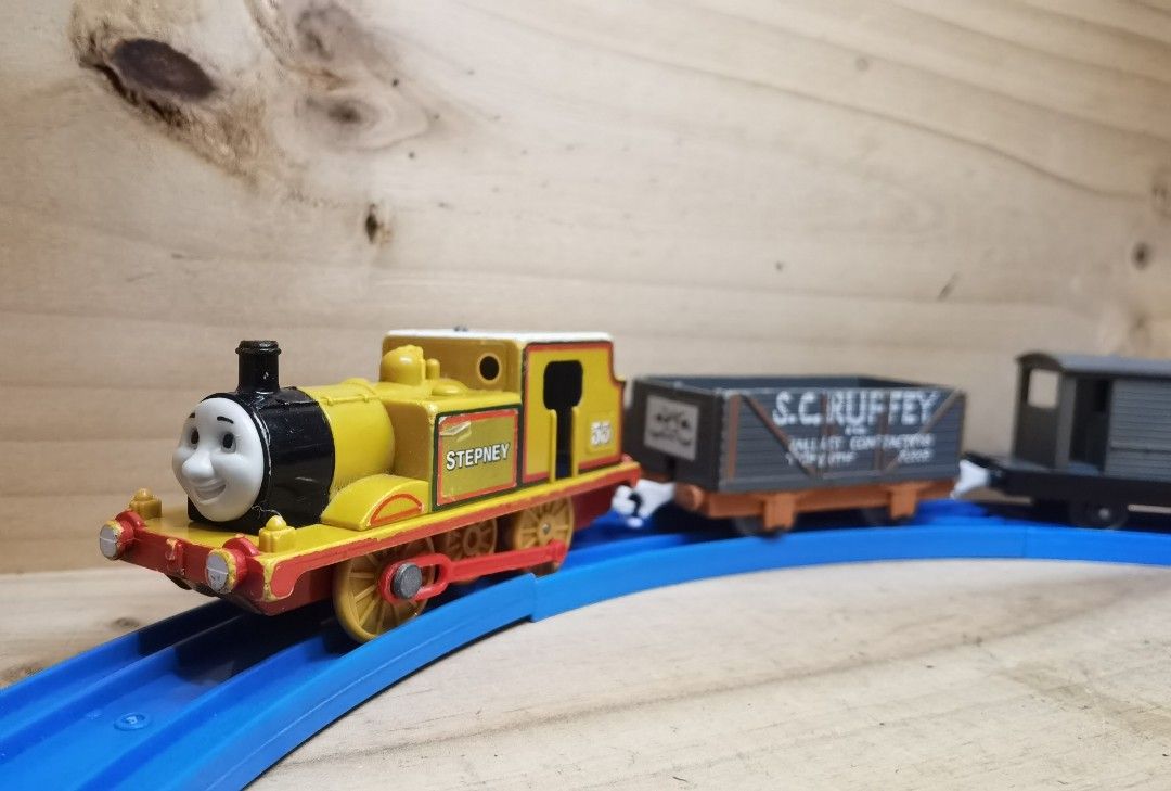 Takara Tomy Electric Motorised Train Thomas and Friends - Stepney ...