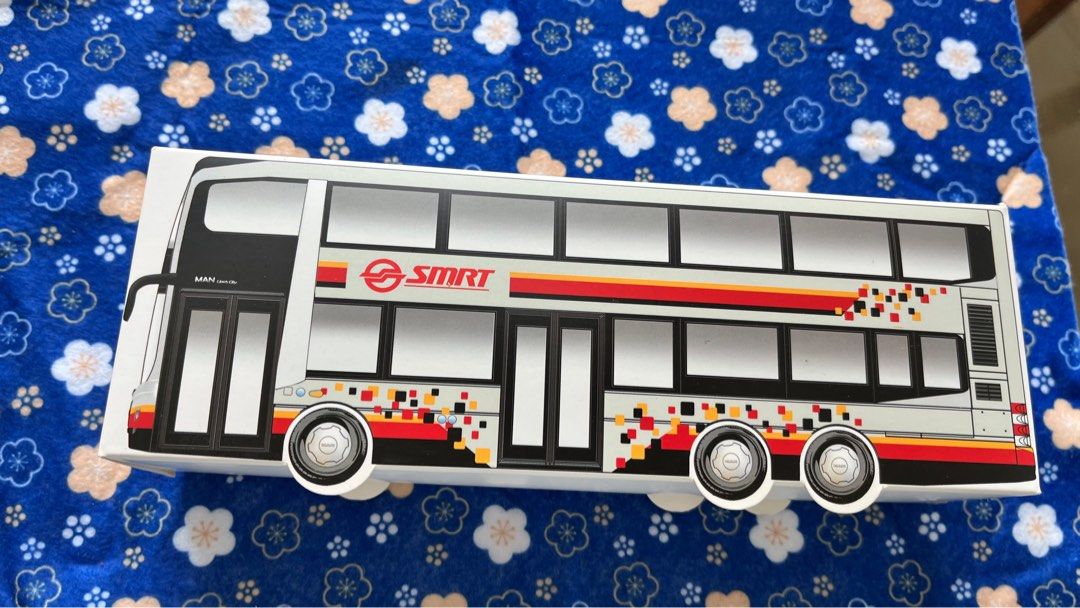 Two (2) SMRT MAN A95 Paper bus model, Hobbies & Toys, Memorabilia ...