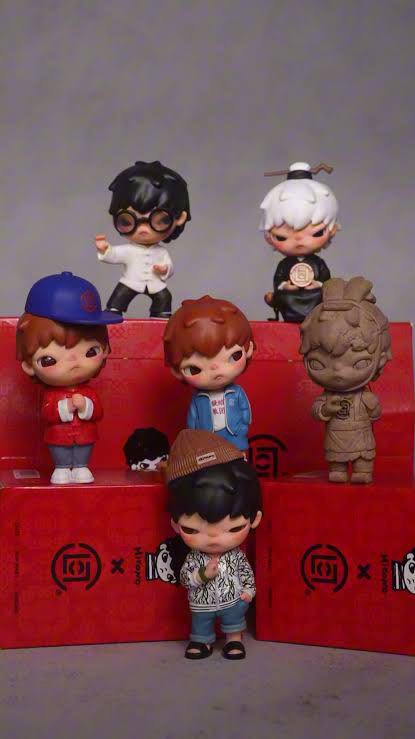 8 Boxes Available - Hirono x Clot Special Gift Box ed and Normal Box ...