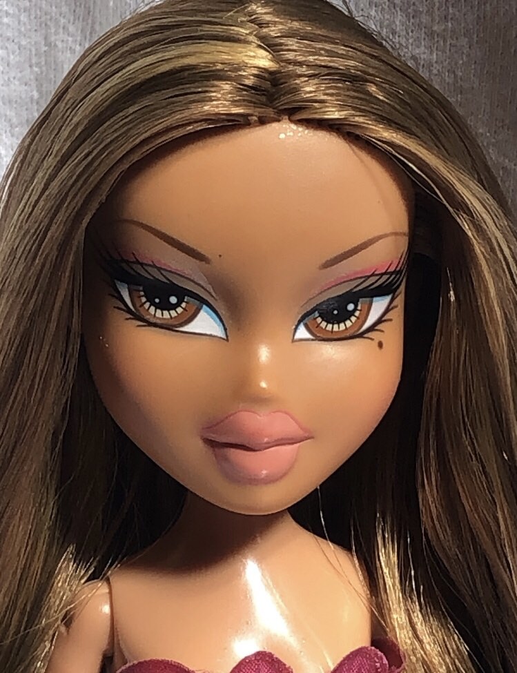 Bratz Flower Girlz Yasmin Doll, Hobbies & Toys, Toys & Games on Carousell