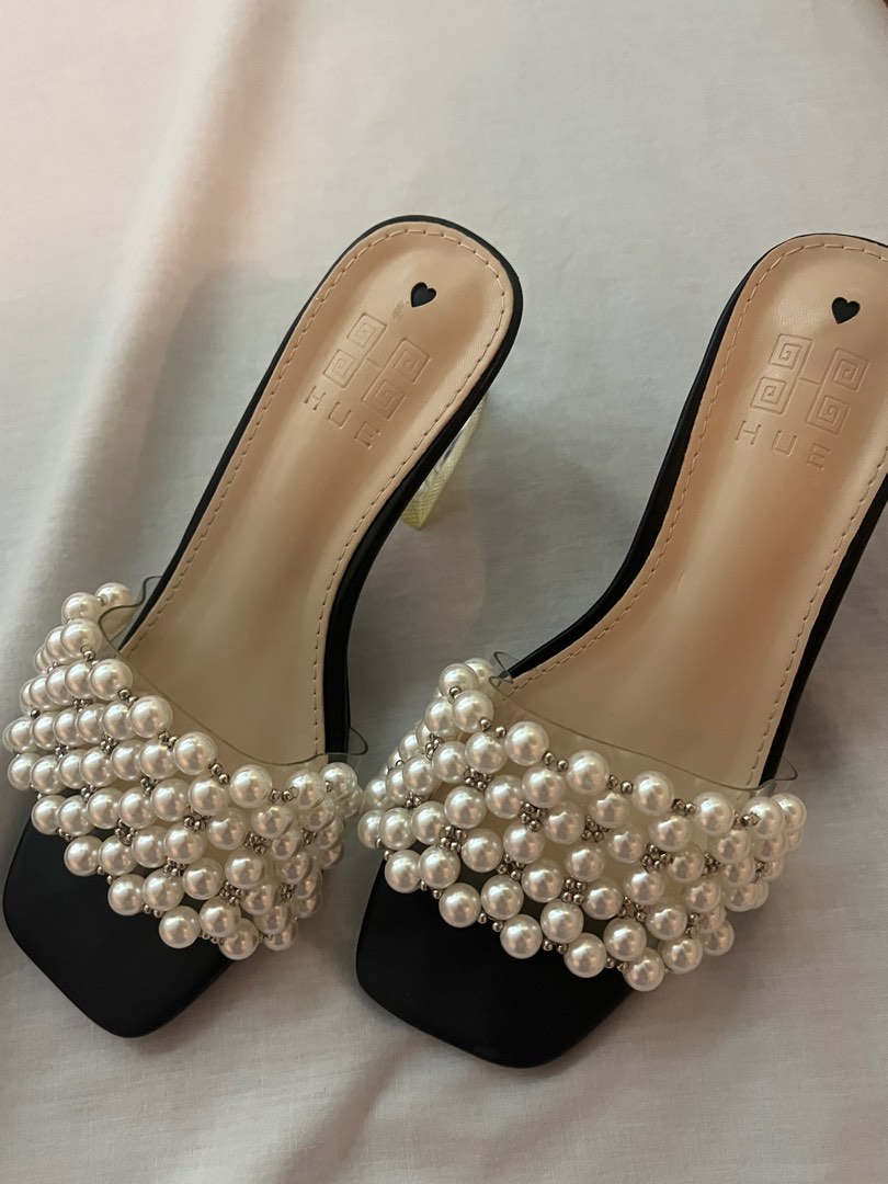 Hue - Jale Noir, Women's Fashion, Footwear, Heels on Carousell