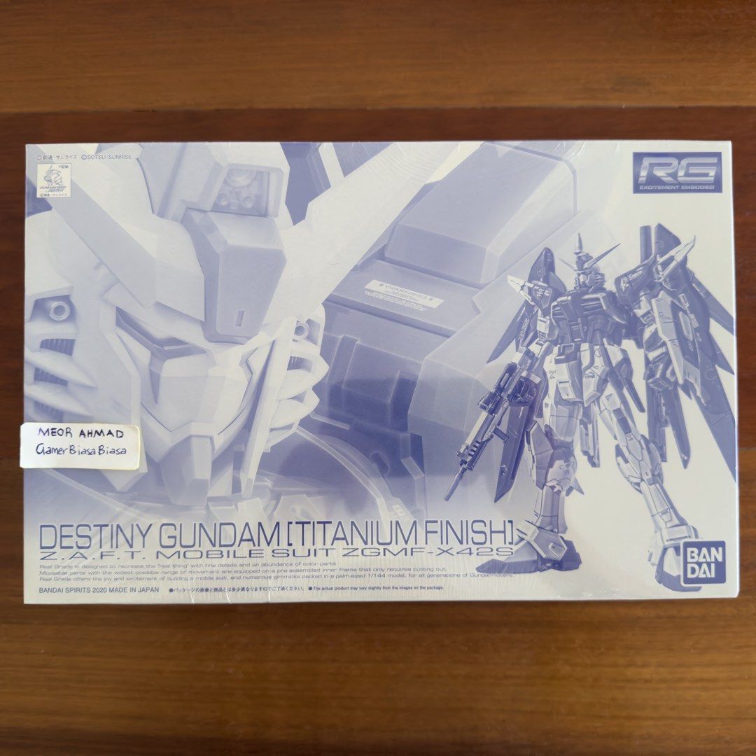 RG Destiny Gundam Titanium Version with Wing of Light, Hobbies & Toys ...