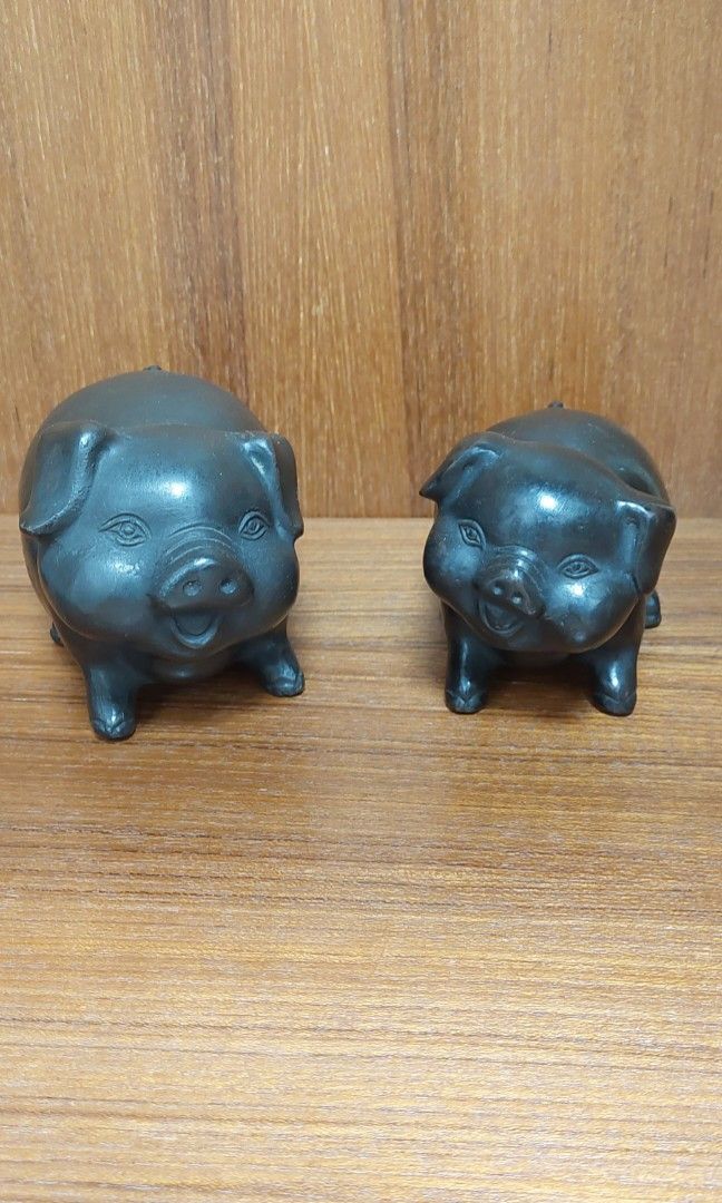 SOLID METAL PAIR PIGS, Hobbies & Toys, Memorabilia & Collectibles ...