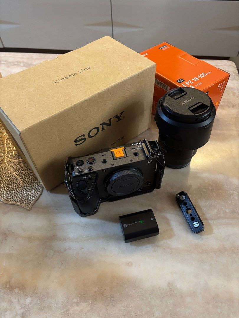 Sony FX30 with 18-105mm F4 G OSS Lens & Smallrig Cage, Photography ...